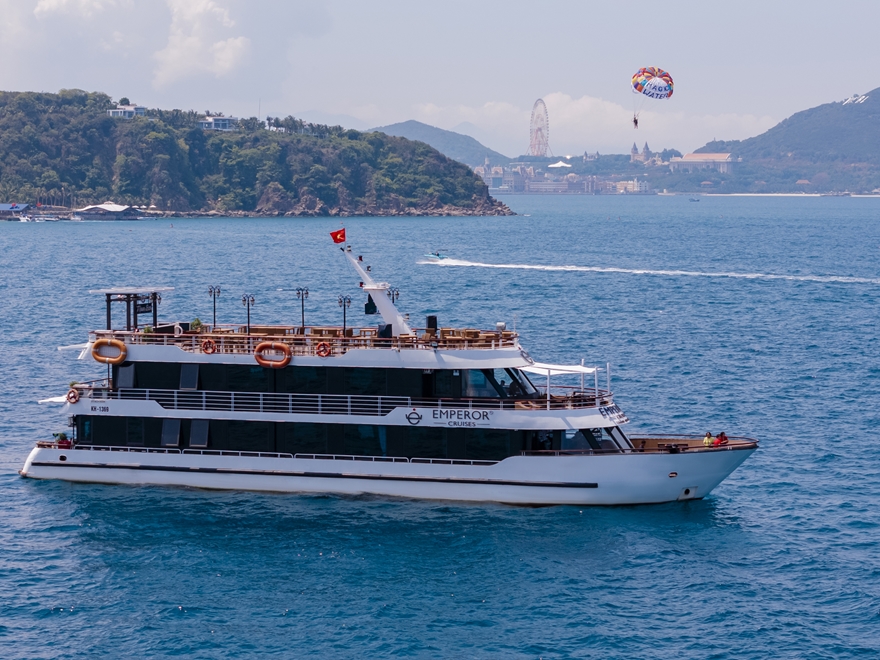 Hành Trình Khám Phá Vịnh Nha Trang Với Du Thuyền 5 Sao Emperor (Tặng vé ...